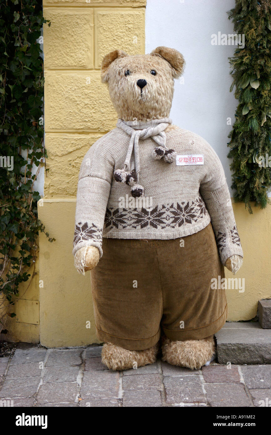 Big teddy bear Stock Photo - Alamy