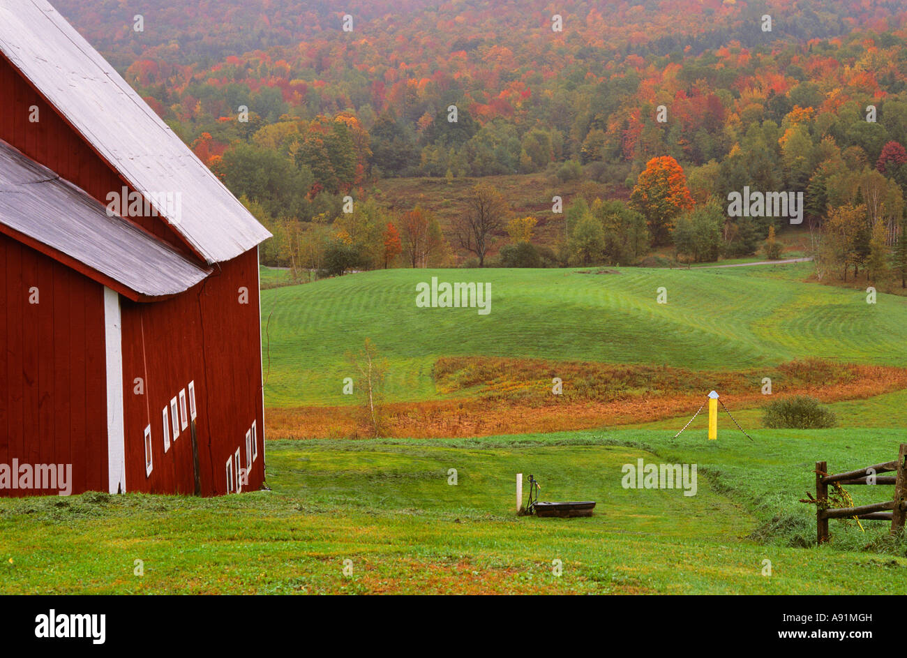 Woodstock vermont fall barn hi-res stock photography and images - Alamy