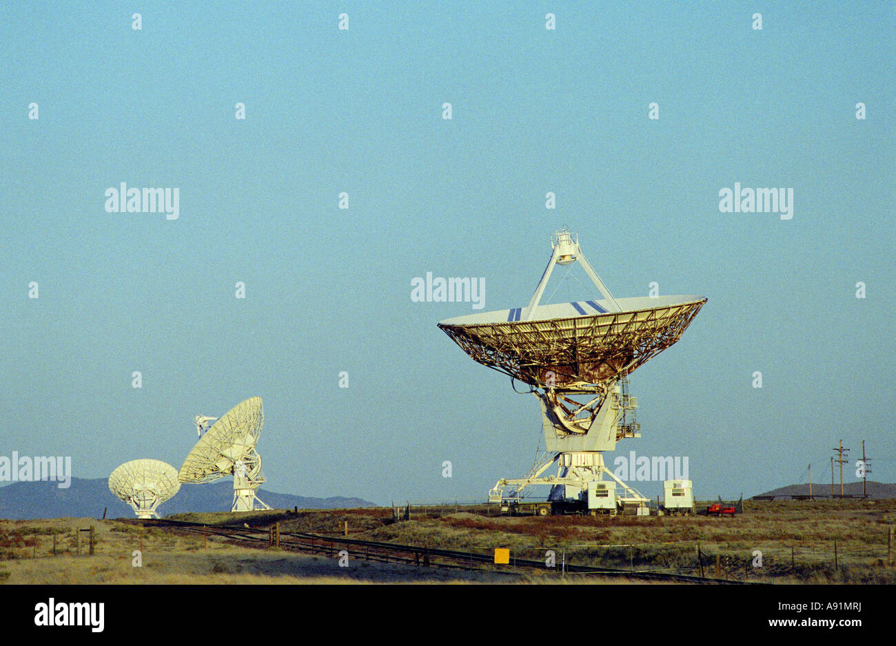 Radio telescopes night sky hi-res stock photography and images - Alamy