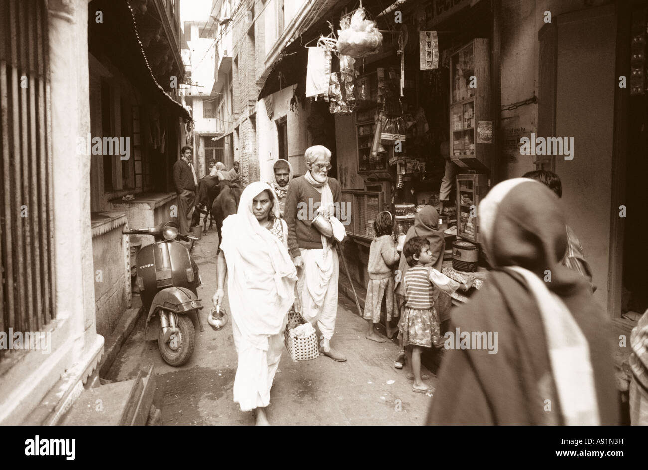 Street scene, Varanasi, India Stock Photo - Alamy