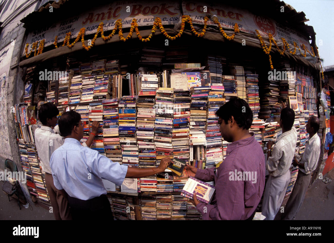 Delhi connaught circus newsstand hi-res stock photography and images ...