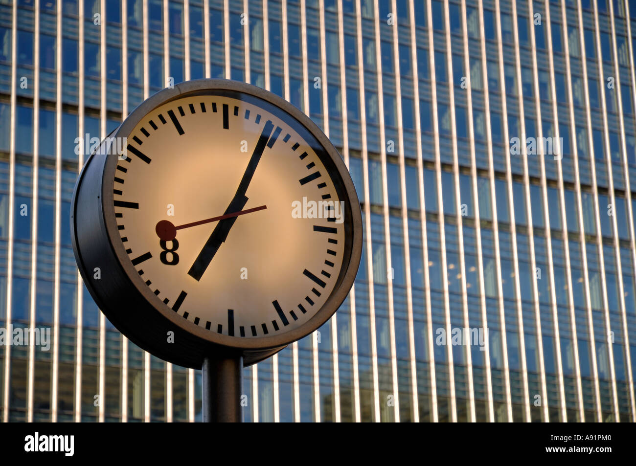 Station clock london hi-res stock photography and images - Alamy
