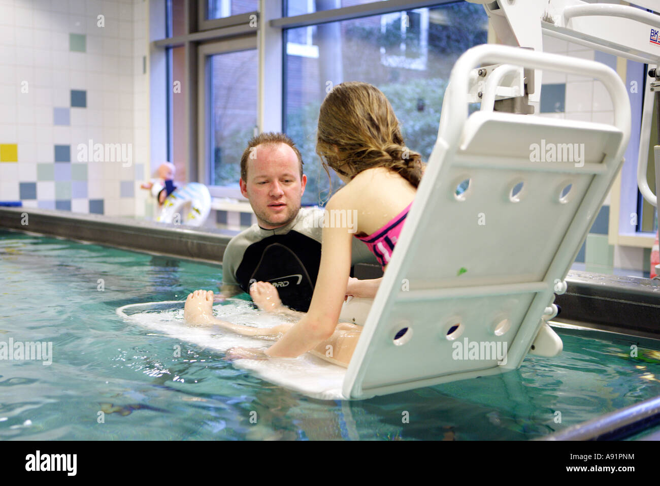 Patient lift tub hi-res stock photography and images - Alamy