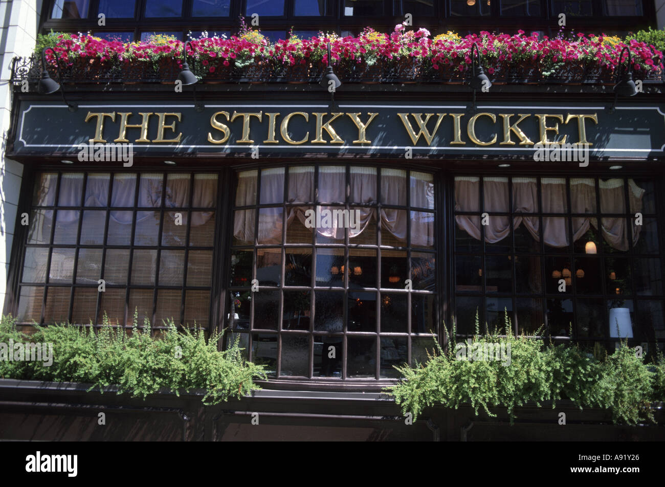 The victoria pub sign hi-res stock photography and images - Alamy