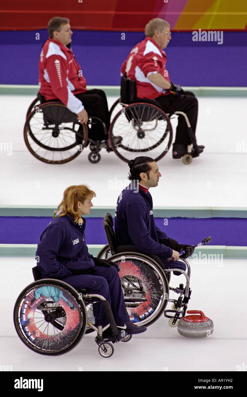 Turin 2006 paralympic curling hi-res stock photography and images - Alamy