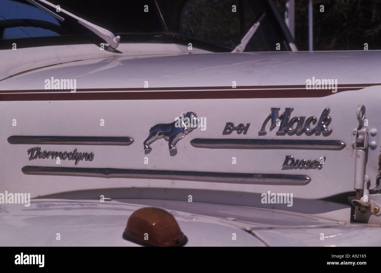 Vintage mack truck logo hi-res stock photography and images - Alamy