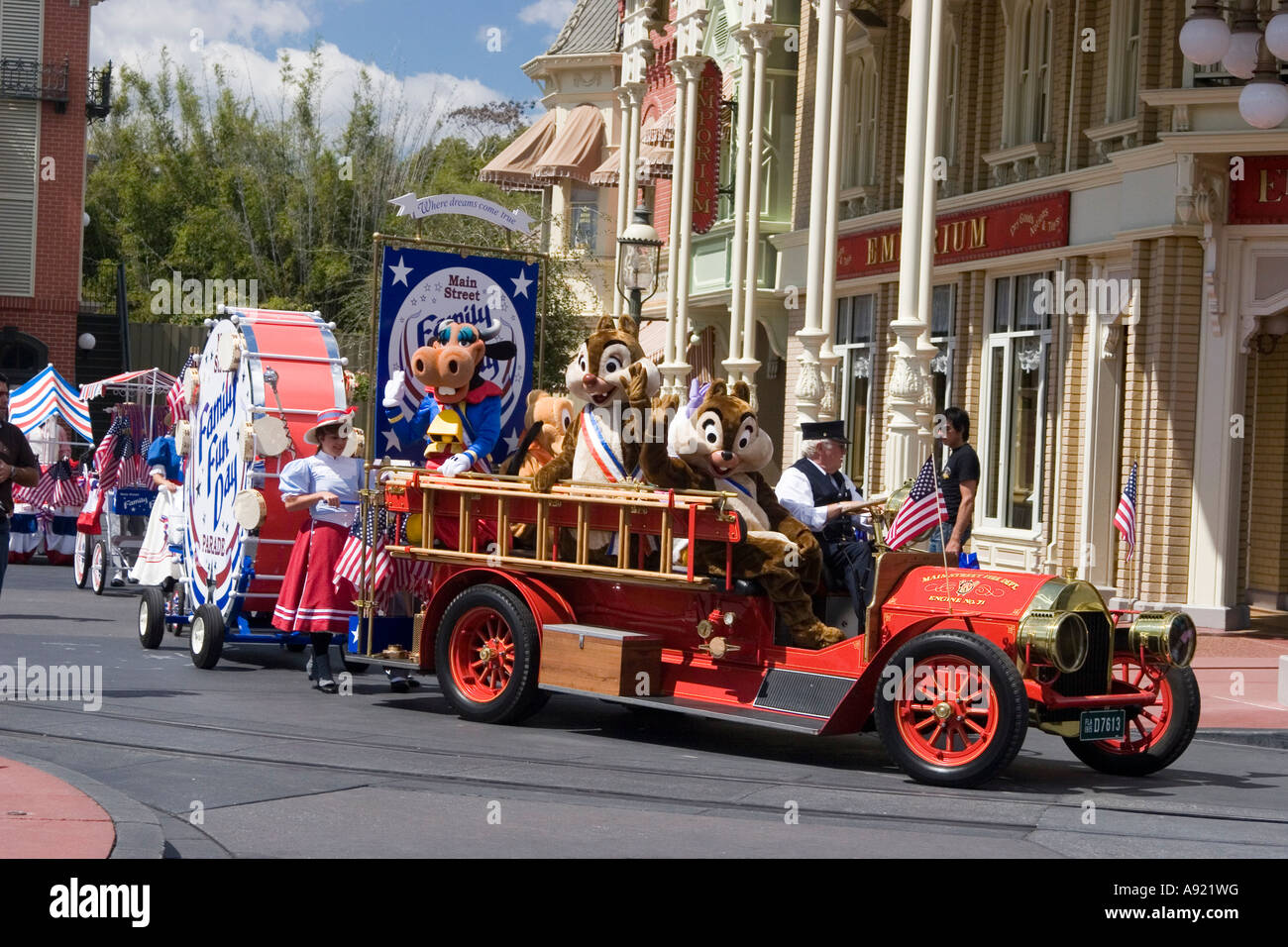Disneyland main street parade hi-res stock photography and images - Alamy
