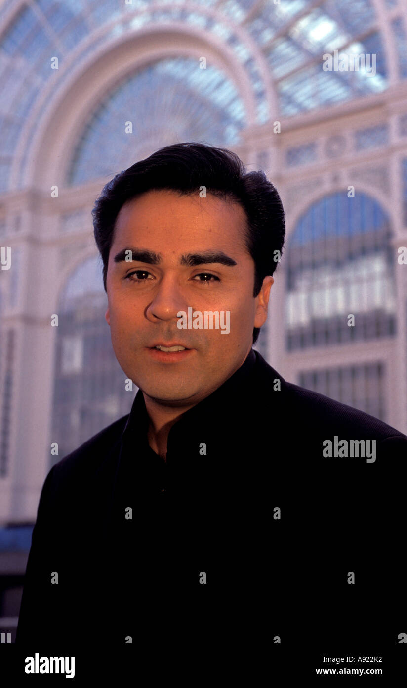 Opera singer chilean hi-res stock photography and images - Alamy