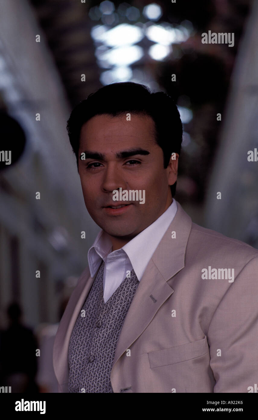 Opera singer chilean hi-res stock photography and images - Alamy