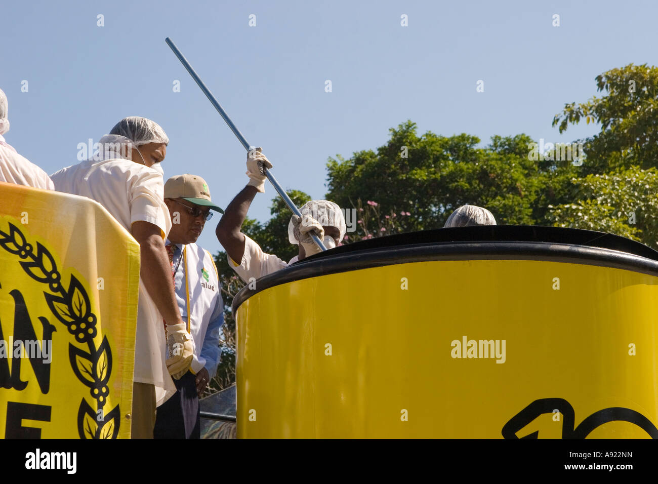 Guinness Records largest cup of coffee. Cafe Duran, Panama City ...