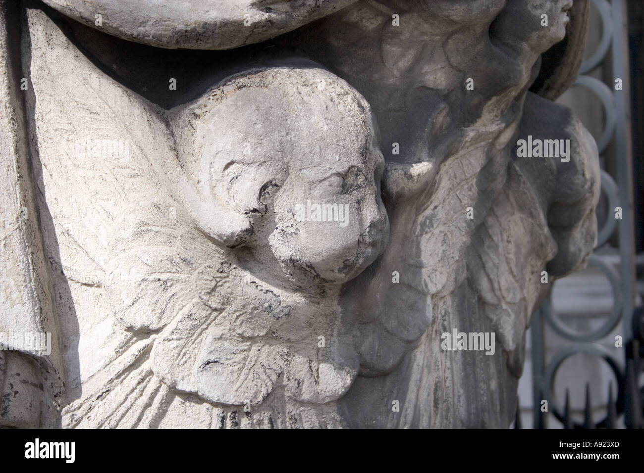 Alfeges church hi-res stock photography and images - Alamy