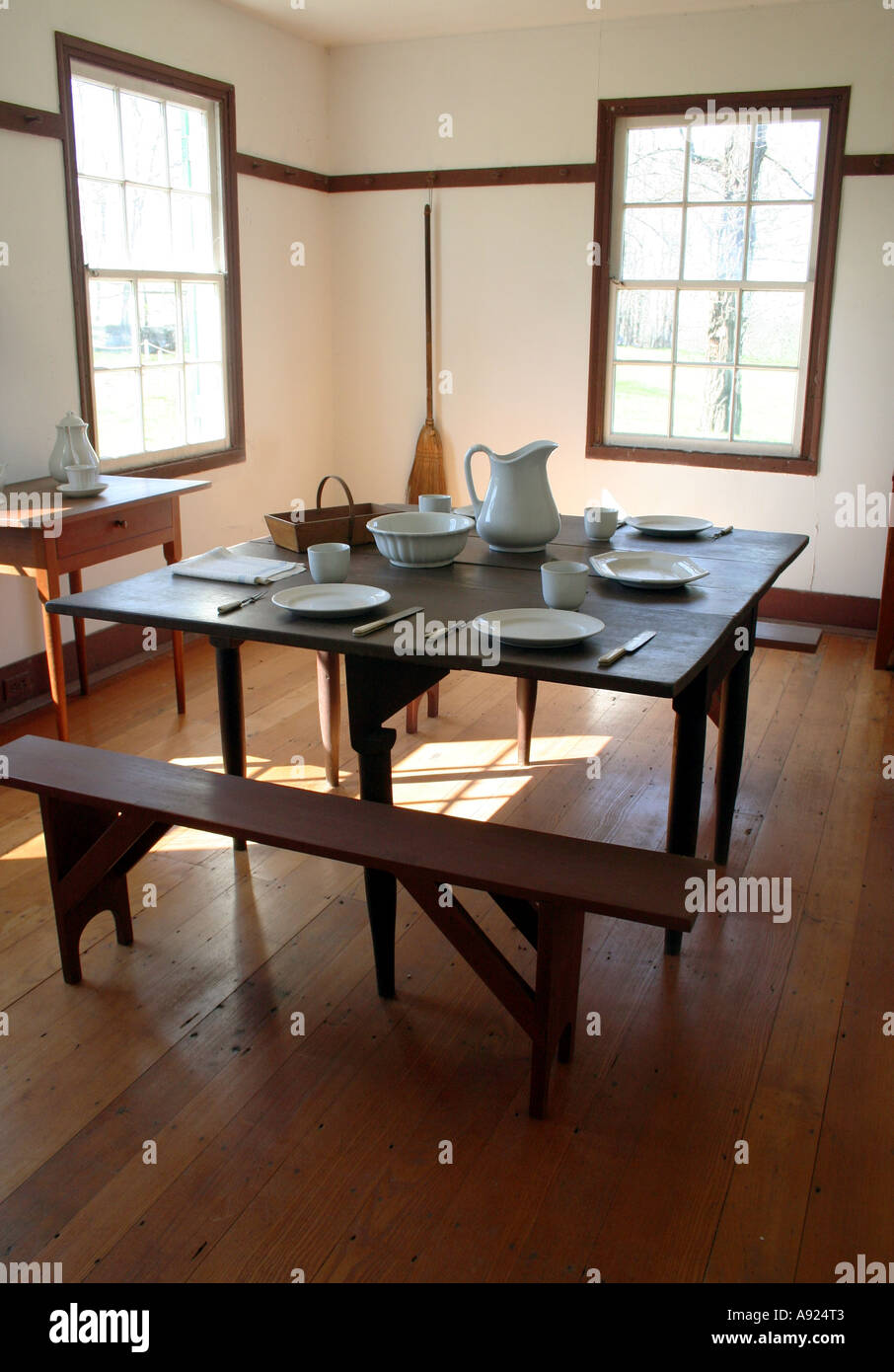 Shakerism hi-res stock photography and images - Alamy