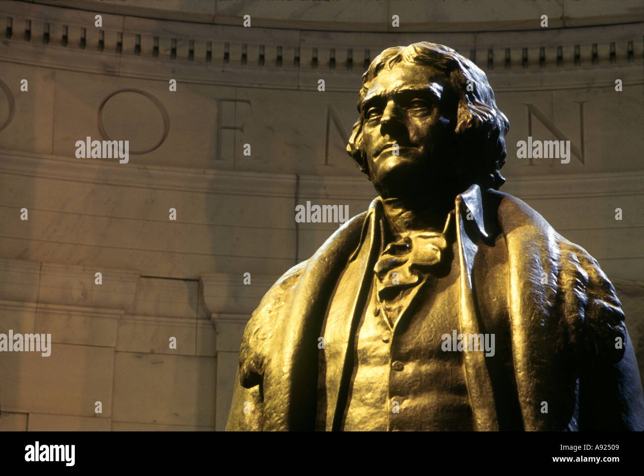 Jefferson memorial statue hi-res stock photography and images - Alamy