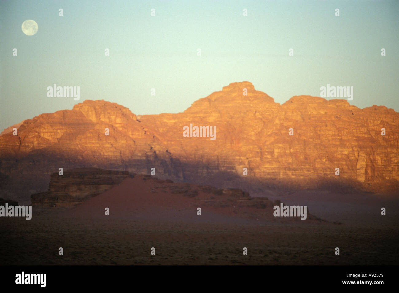 Dawn in the desert Stock Photo - Alamy