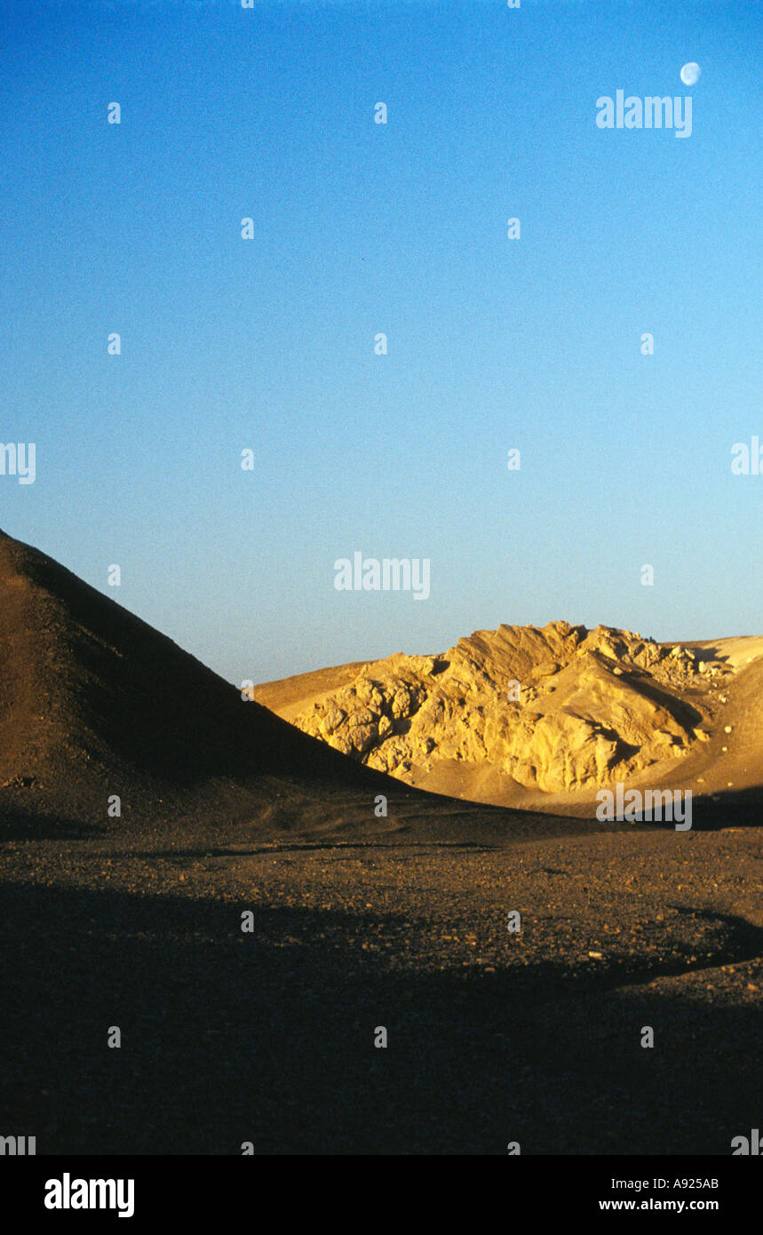 Dawn in the Gobi Desert Stock Photo - Alamy