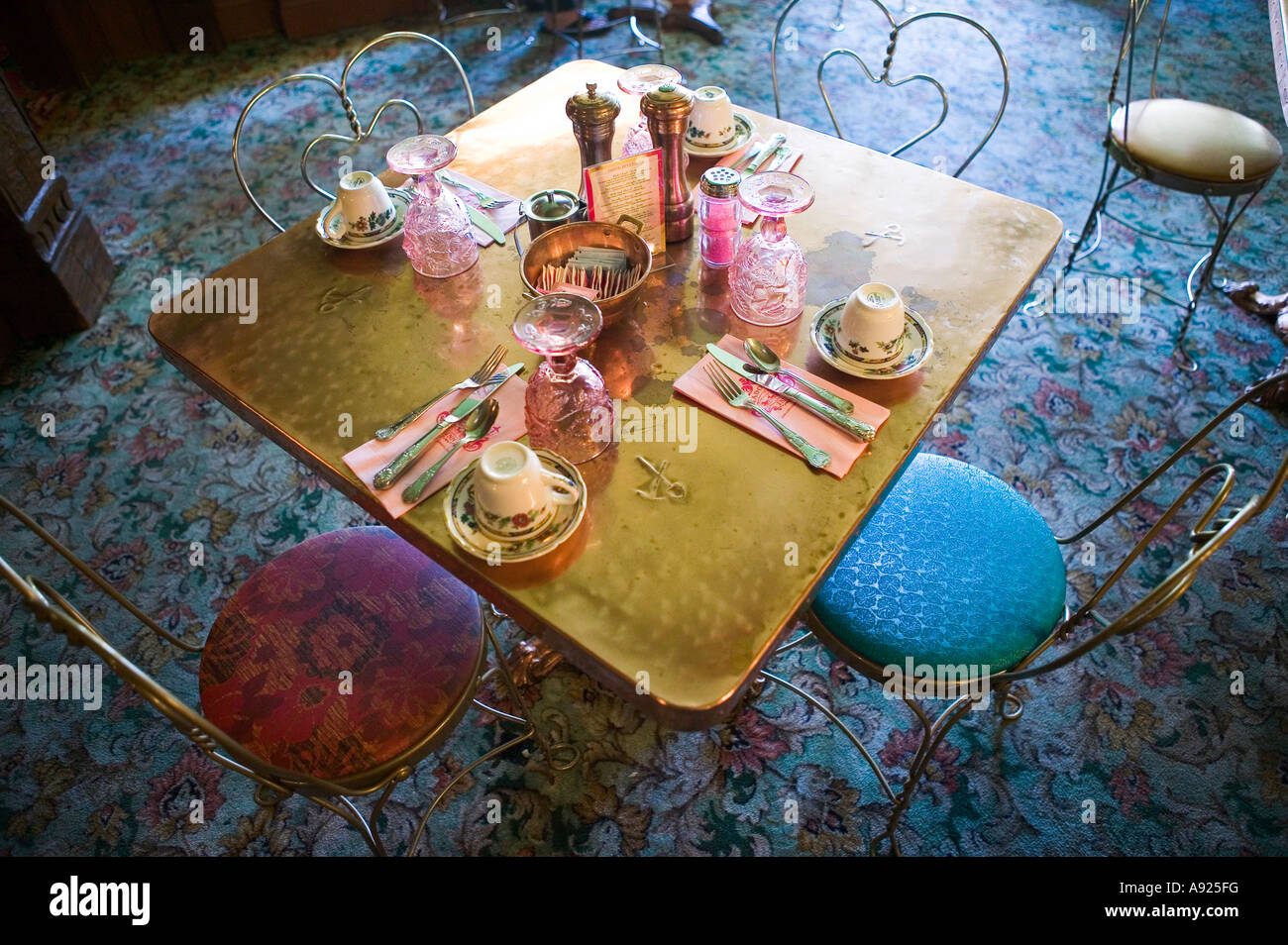 Cafe an bord hi-res stock photography and images - Alamy