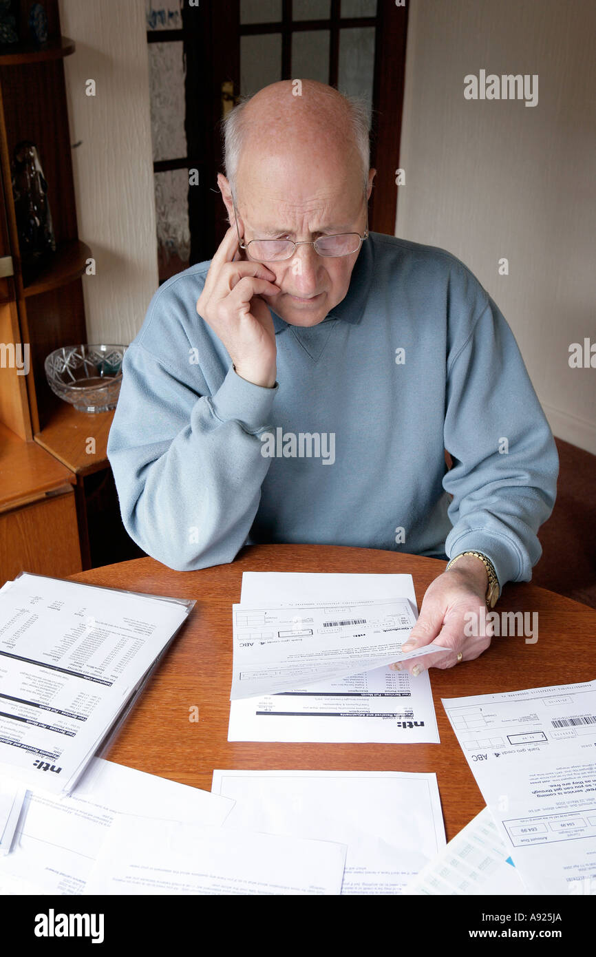 Finance paperwork confusing hi-res stock photography and images - Alamy