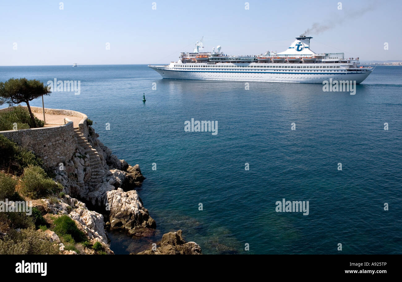 Cruise ship leaving Nice, France Stock Photo - Alamy