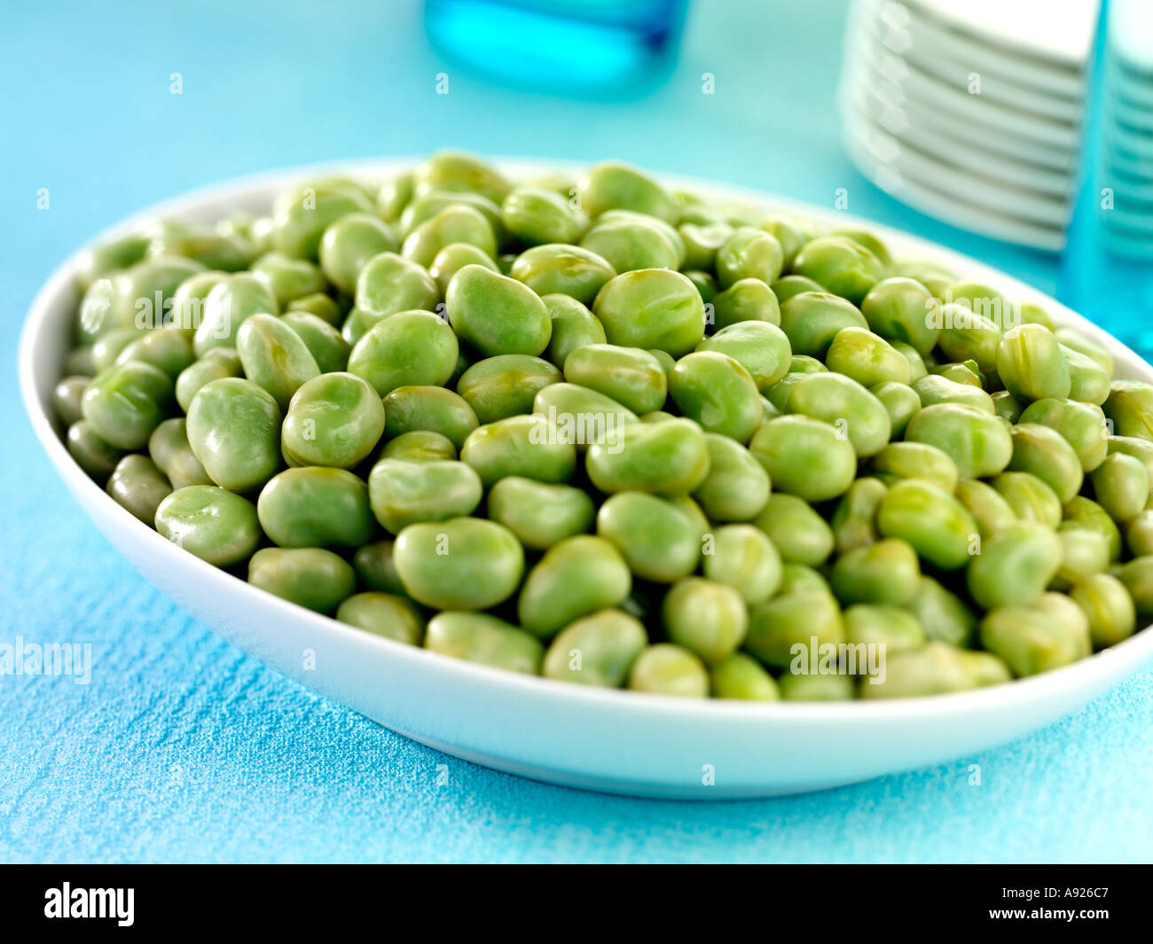 BABY BROAD BEANS IN BOWL Stock Photo - Alamy