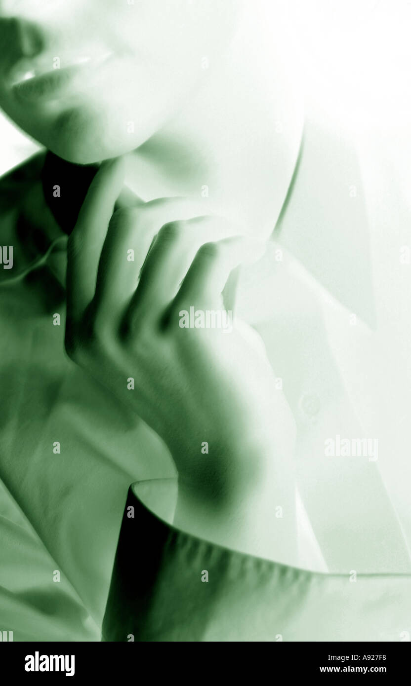 WOMAN WITH HAND UNDER CHIN IN THOUGHT PROVOKING POSE Stock Photo - Alamy