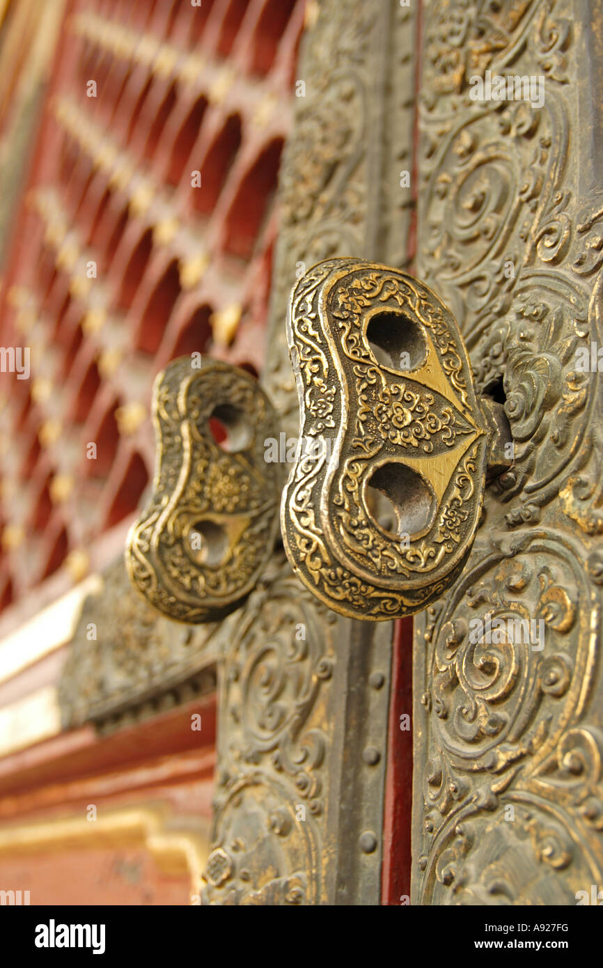 Door handle on imperial throne room Forbidden City, Beijing Stock Photo ...