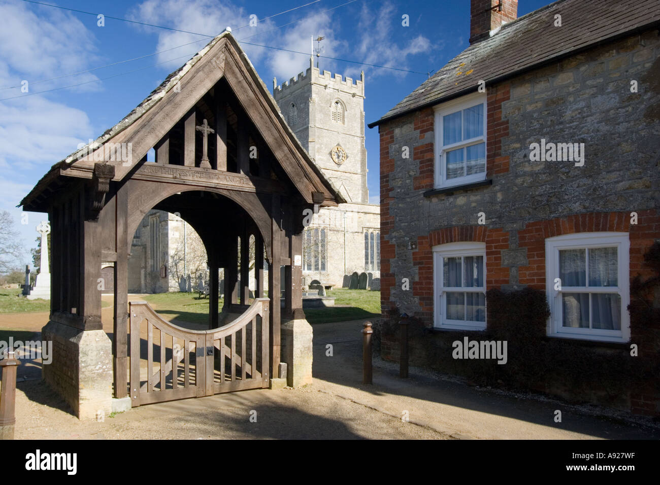 Lynch gate hi-res stock photography and images - Alamy