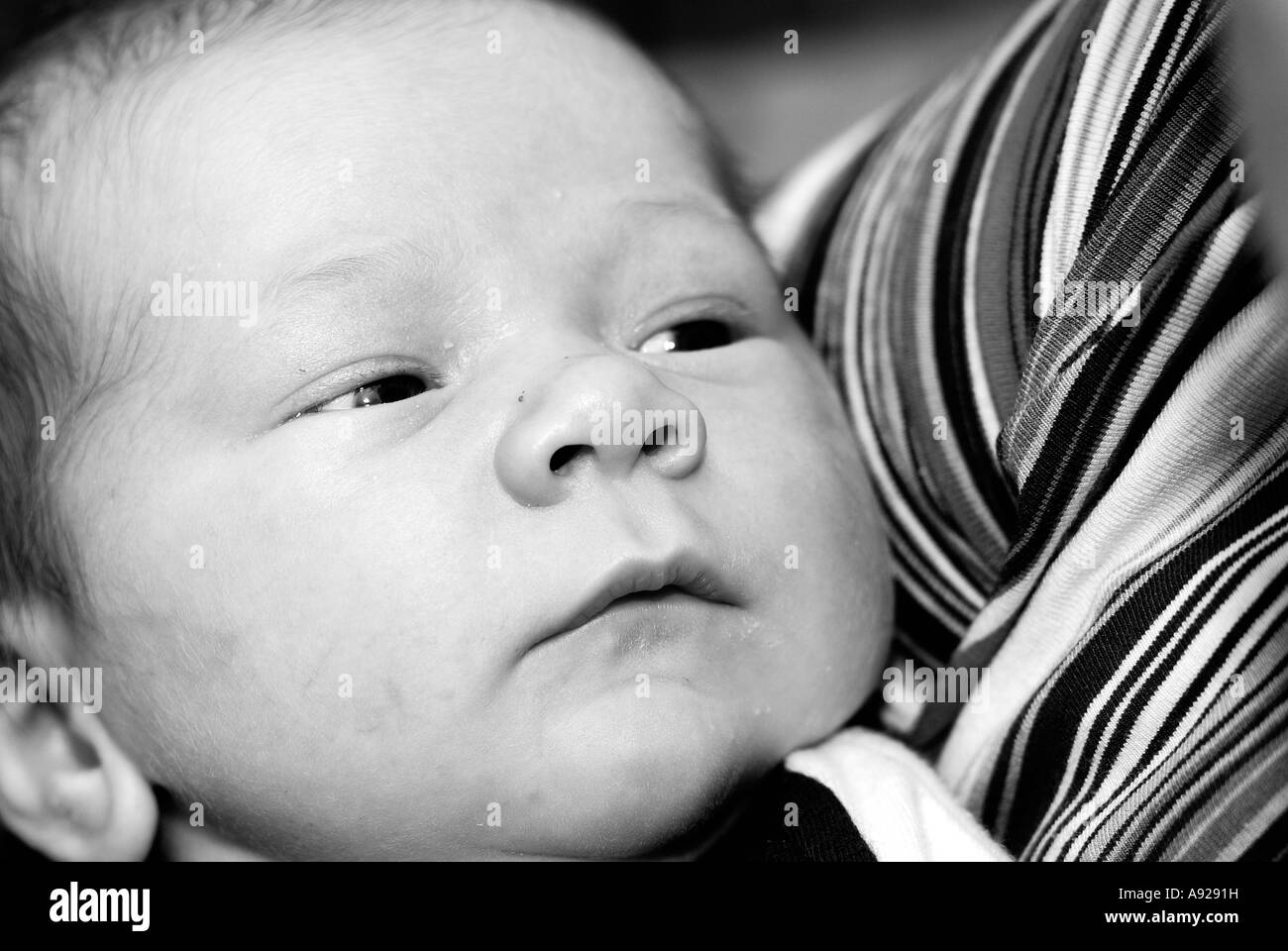 Newborn baby b w hi-res stock photography and images - Alamy