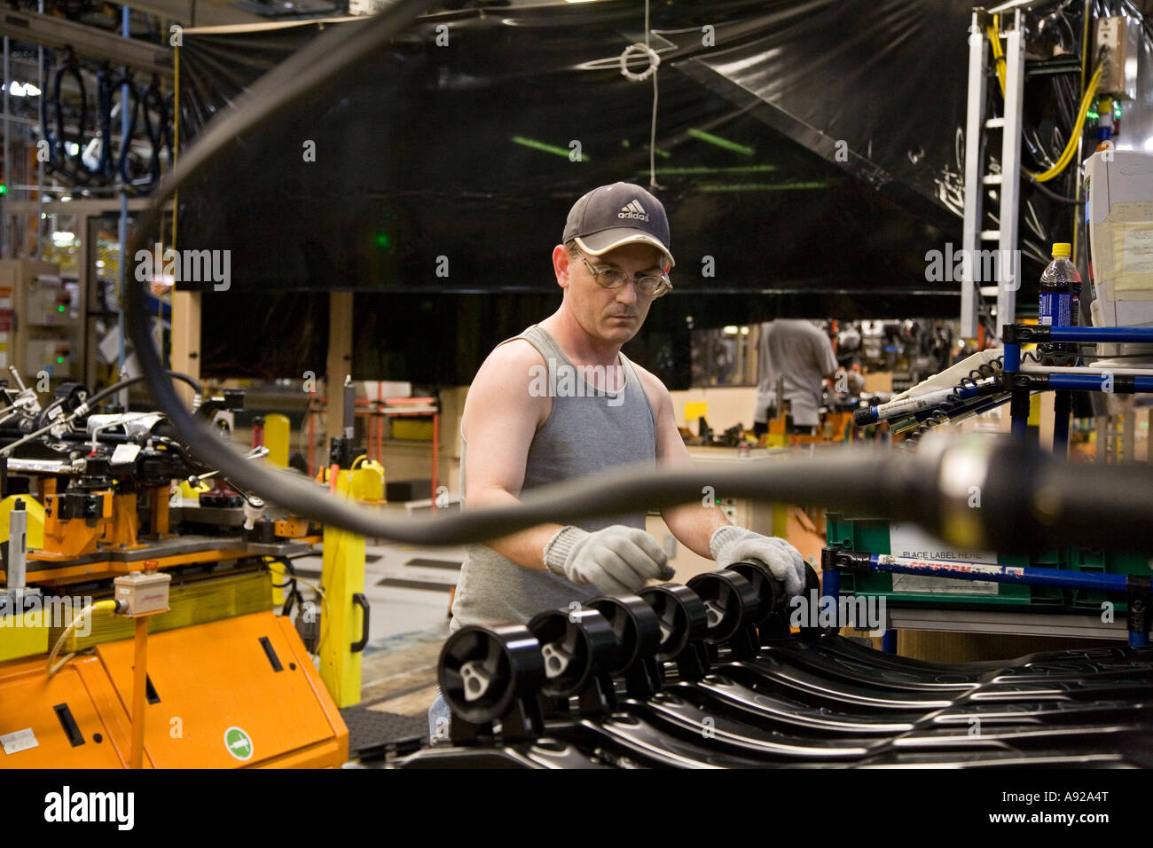 Car assembly hi-res stock photography and images - Alamy