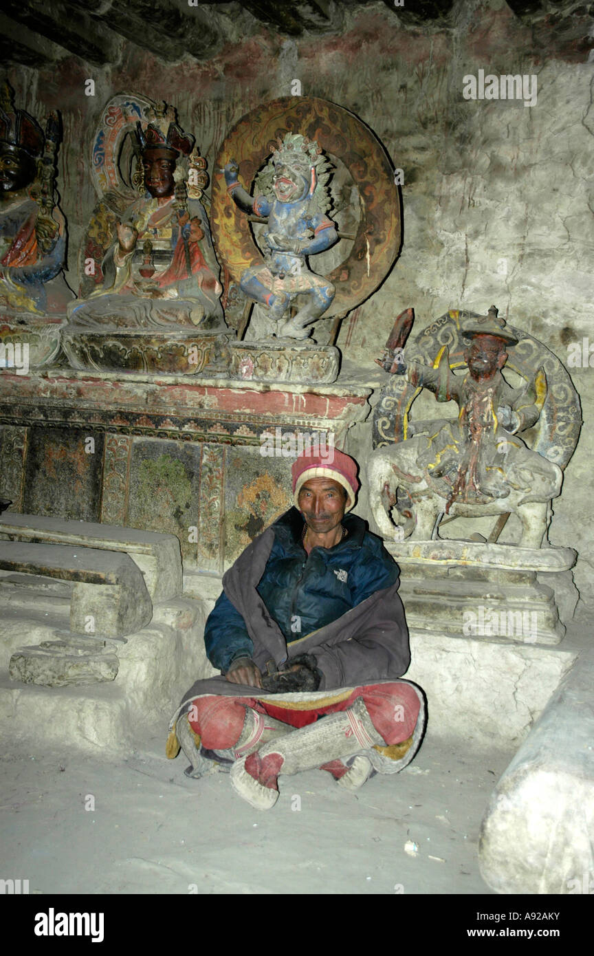 Old nepali buddhist man hi-res stock photography and images - Alamy