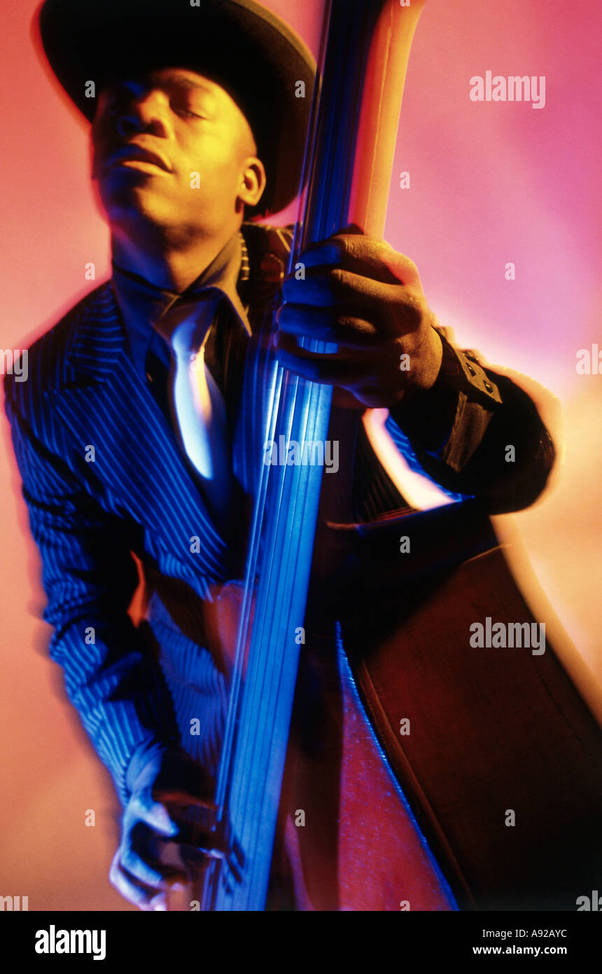 Male bassist hi-res stock photography and images - Alamy