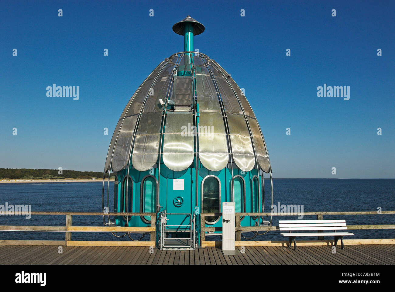 Capsule landing hi-res stock photography and images - Alamy