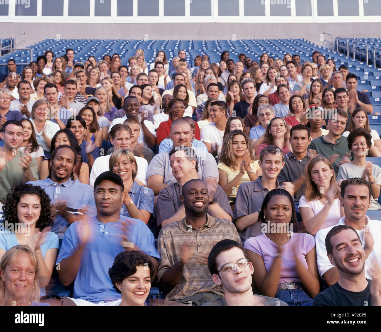 Group of spectators hi-res stock photography and images - Alamy