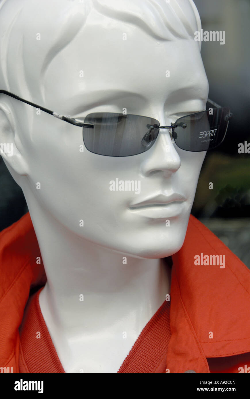 Dummy head wearing sun glasses Stock Photo - Alamy