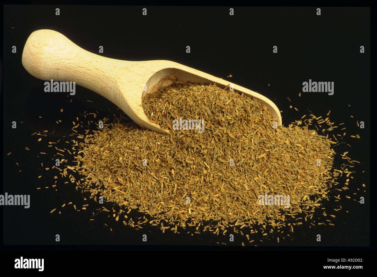 Medicinal plant spice Sumach sweet Samach bark bork Stock Photo - Alamy