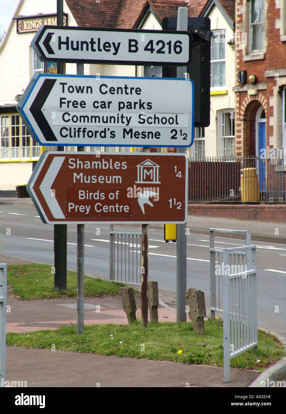 Newent birds of prey centre hi-res stock photography and images - Alamy