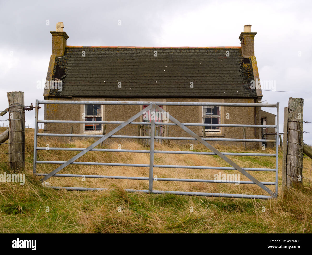 Abandoned croft house in the Western Isles of Scotland Stock Photo - Alamy