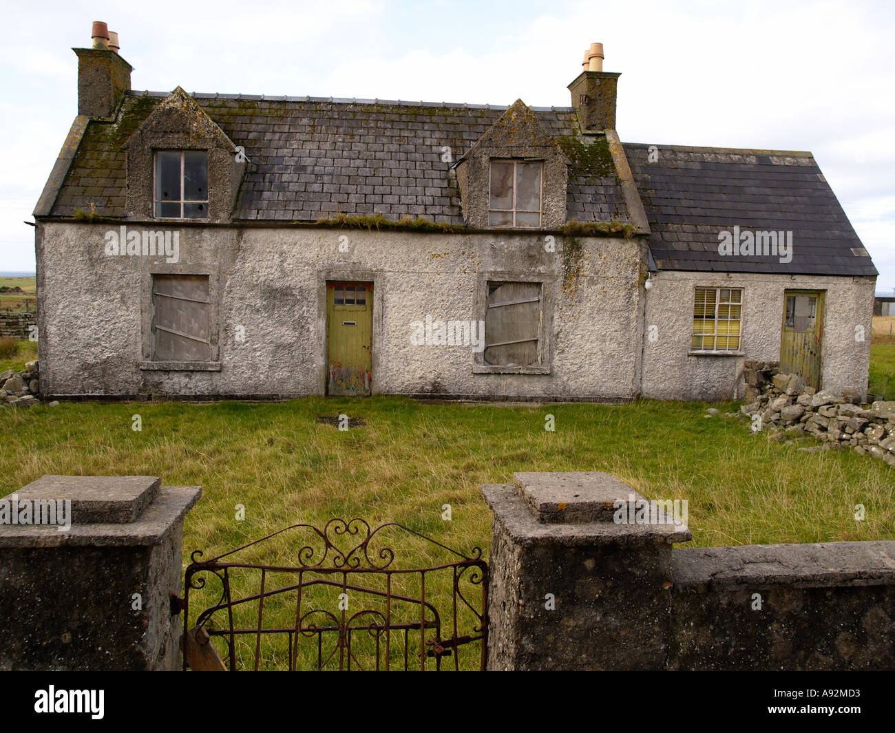 Abandoned croft house in the Western Isles of Scotland Stock Photo - Alamy