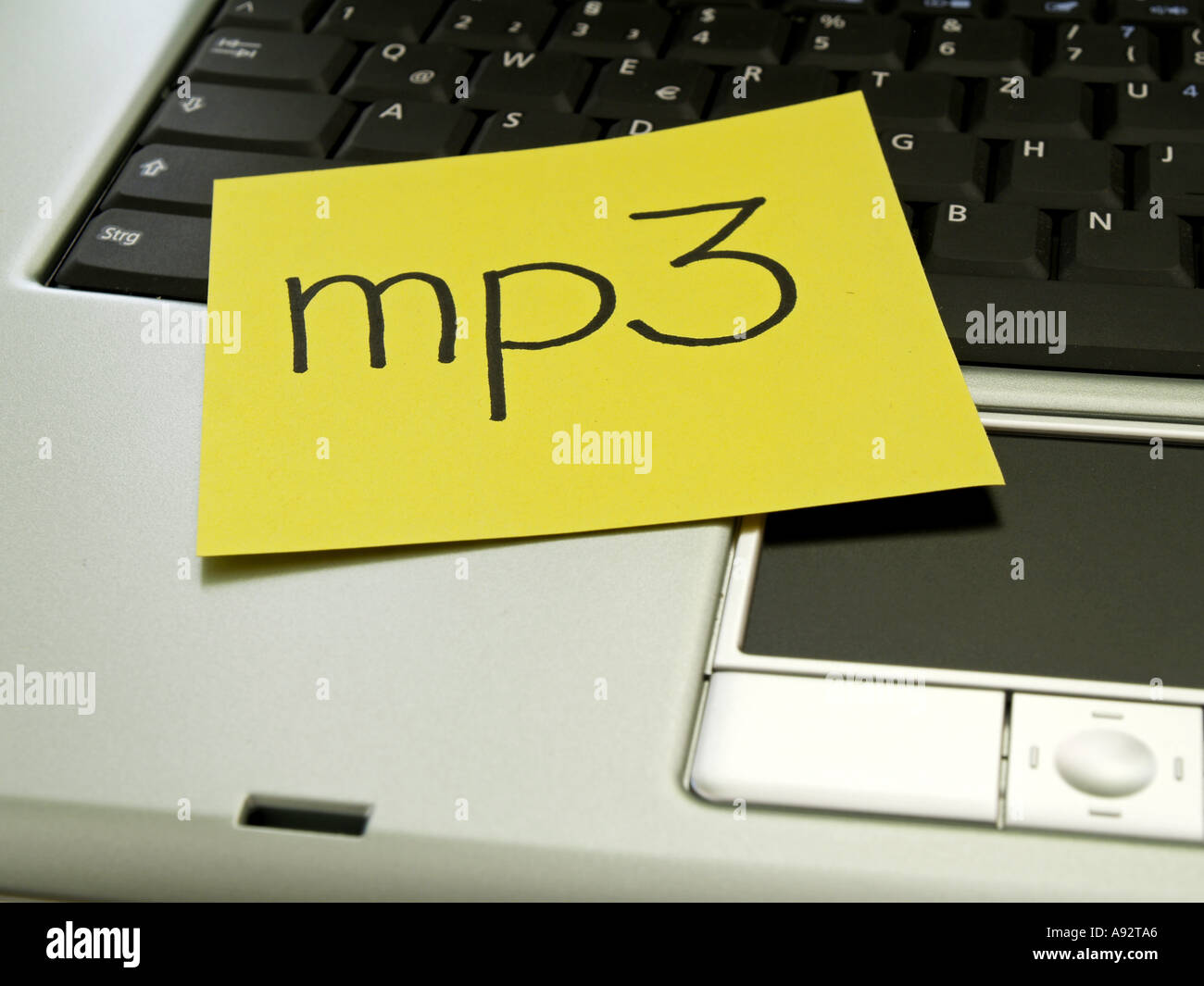 Music note on computer hi-res stock photography and images - Alamy