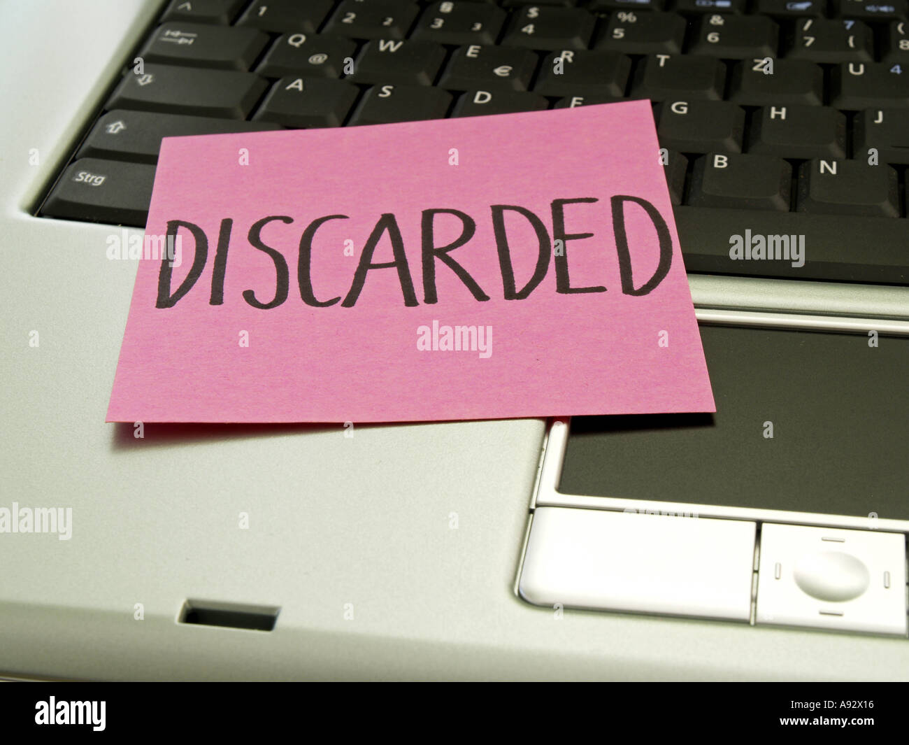 memo note on notebook, discarded Stock Photo - Alamy