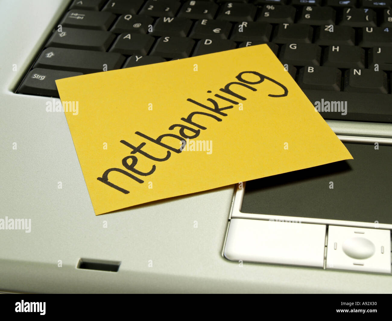 memo note on notebook netbanking Stock Photo - Alamy