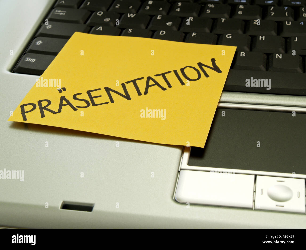 memo note on notebook, presentation Stock Photo - Alamy