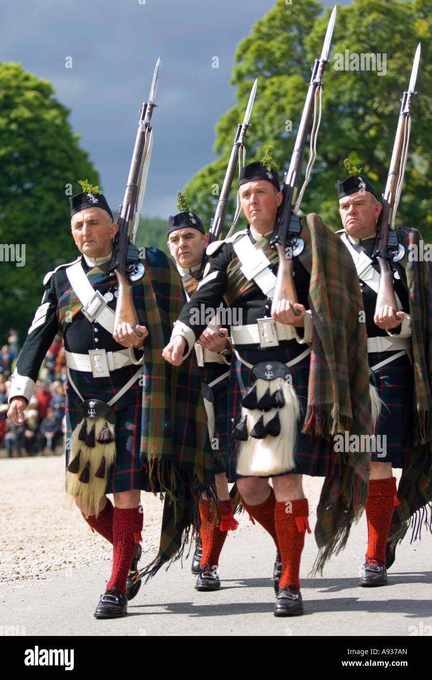 Atholl highlanders parade hi-res stock photography and images - Alamy
