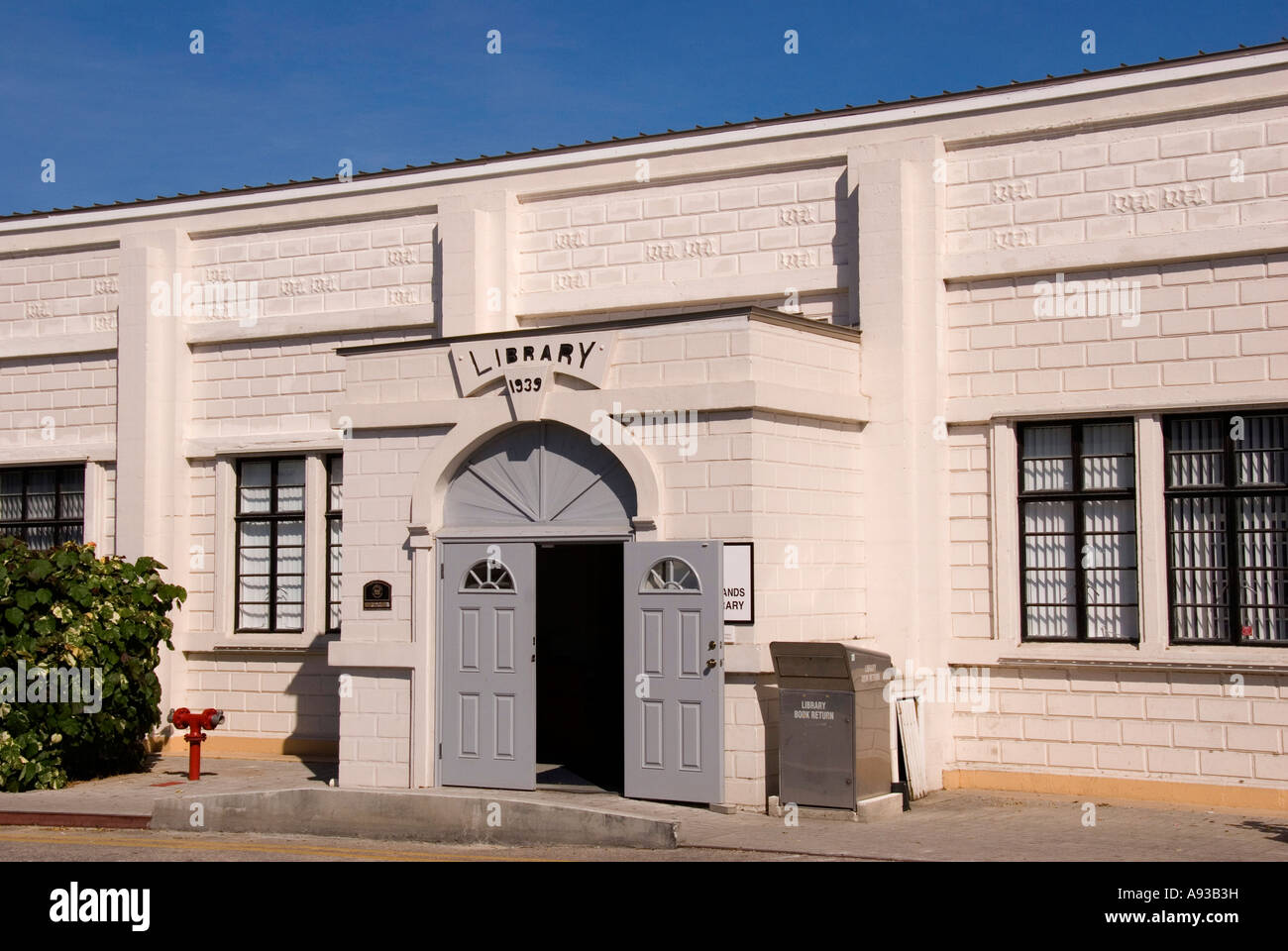 old town library building Grand Cayman George Townhistoric landmark ...