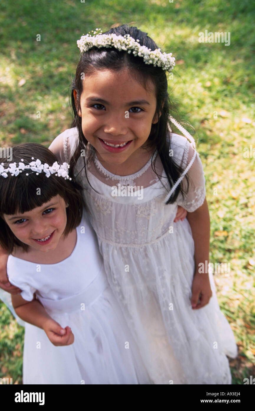 Two american girls pose hi-res stock photography and images - Alamy