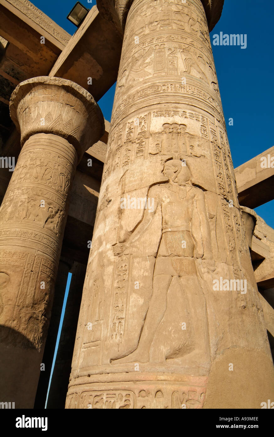 Ancient egypt relief lotus flower hi-res stock photography and images ...