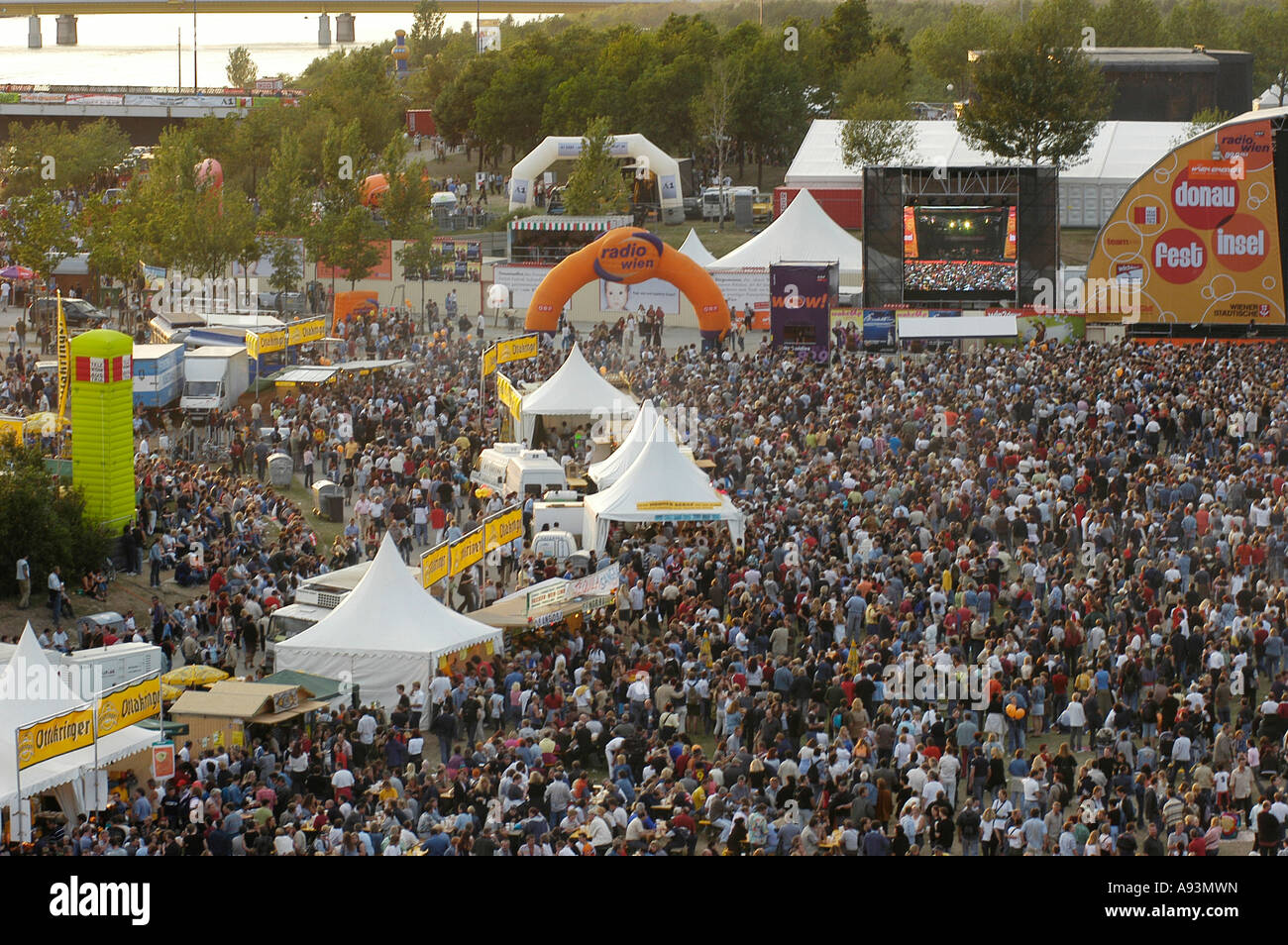 Time concert stage hi-res stock photography and images - Alamy