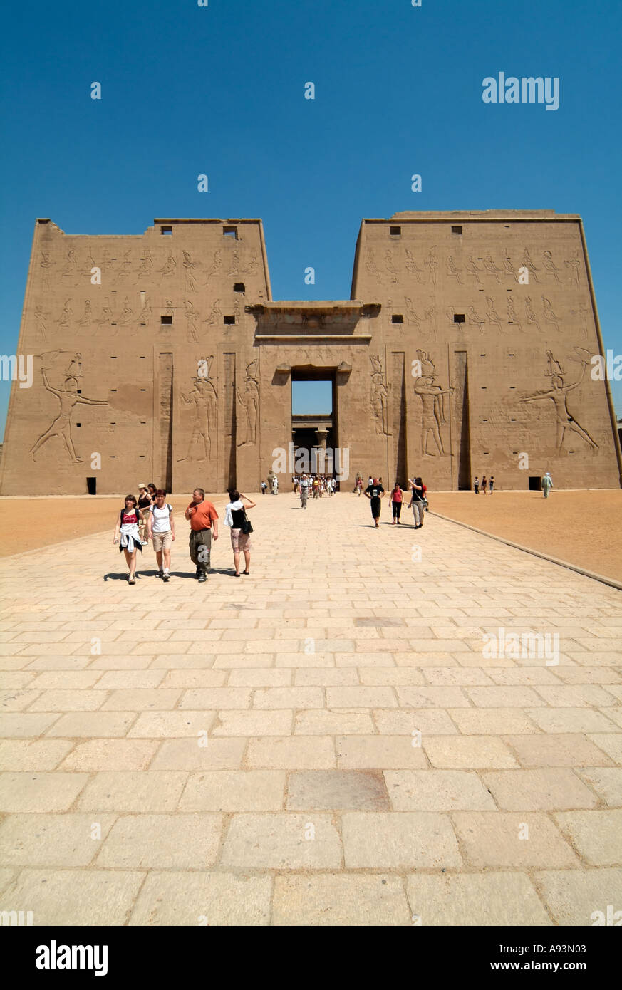 Entrance pylon, Edfu Temple, Egypt Stock Photo - Alamy