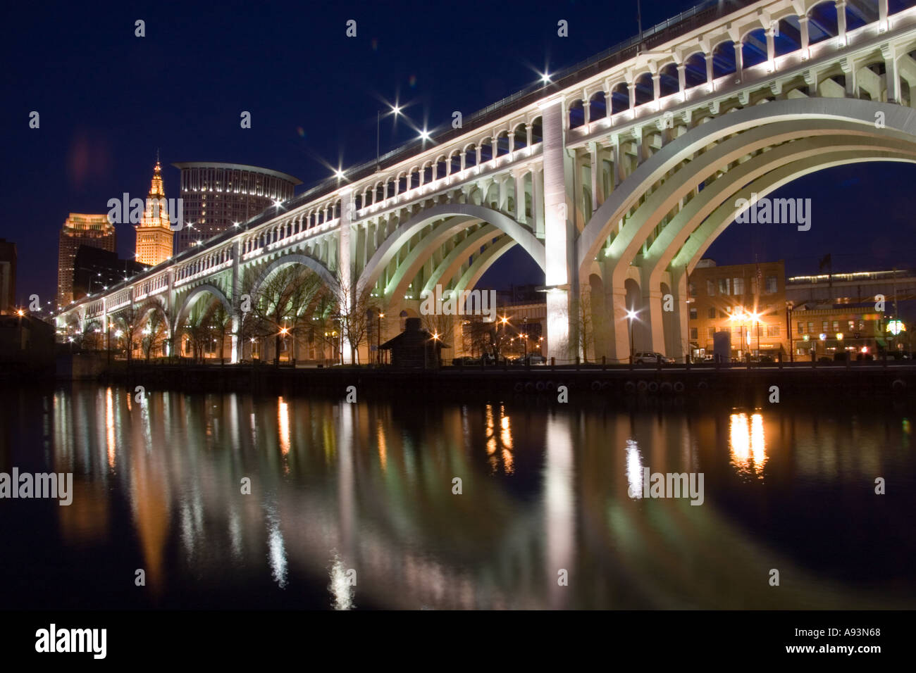 The Detroit Superior bridge over the Cuyahoga River from the Flats ...