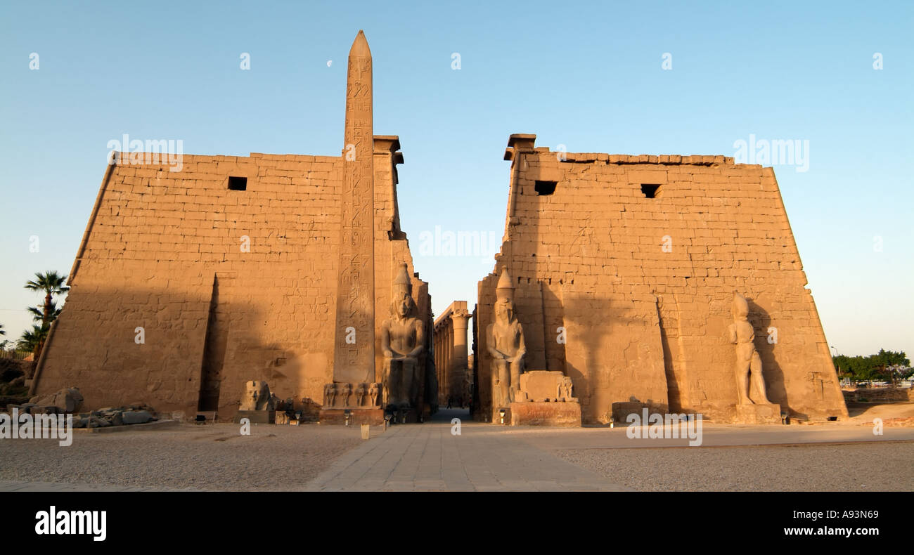 Entrance Pylon, Luxor Temple, Luxor, Egypt Stock Photo - Alamy