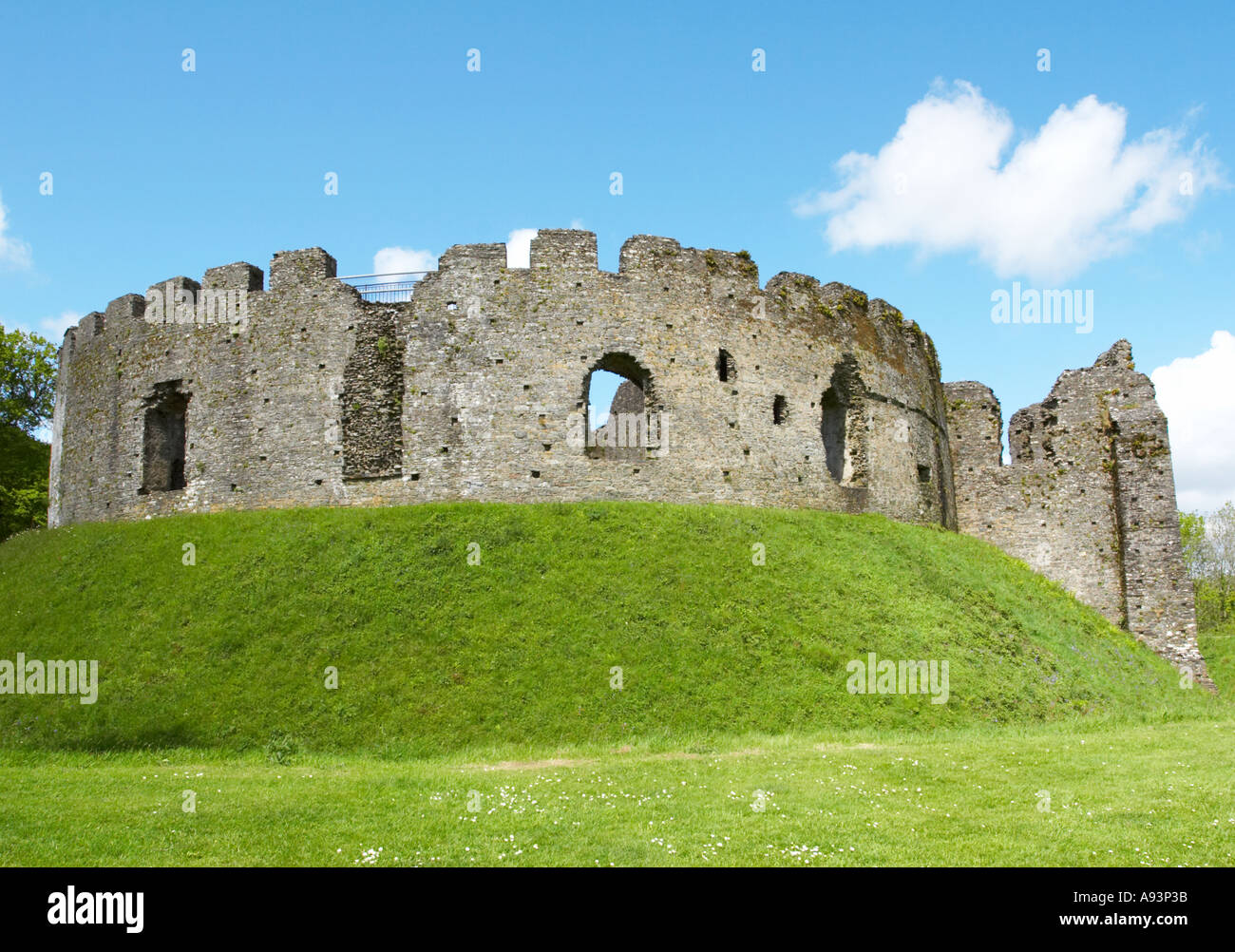 Restormel castle hi-res stock photography and images - Alamy